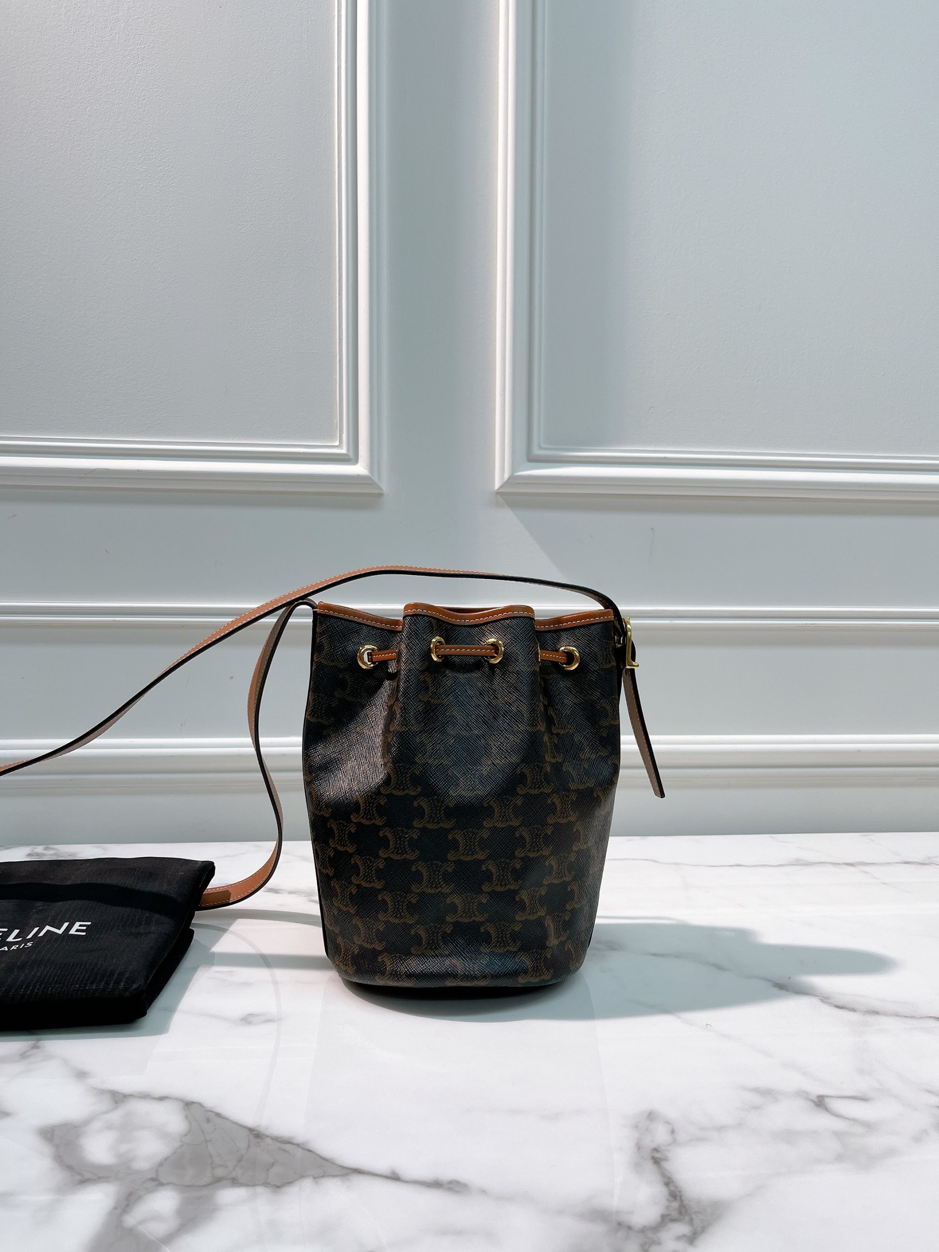 CELINE BUCKET BAG - AHLi - Melbourne Second-Hand Luxury