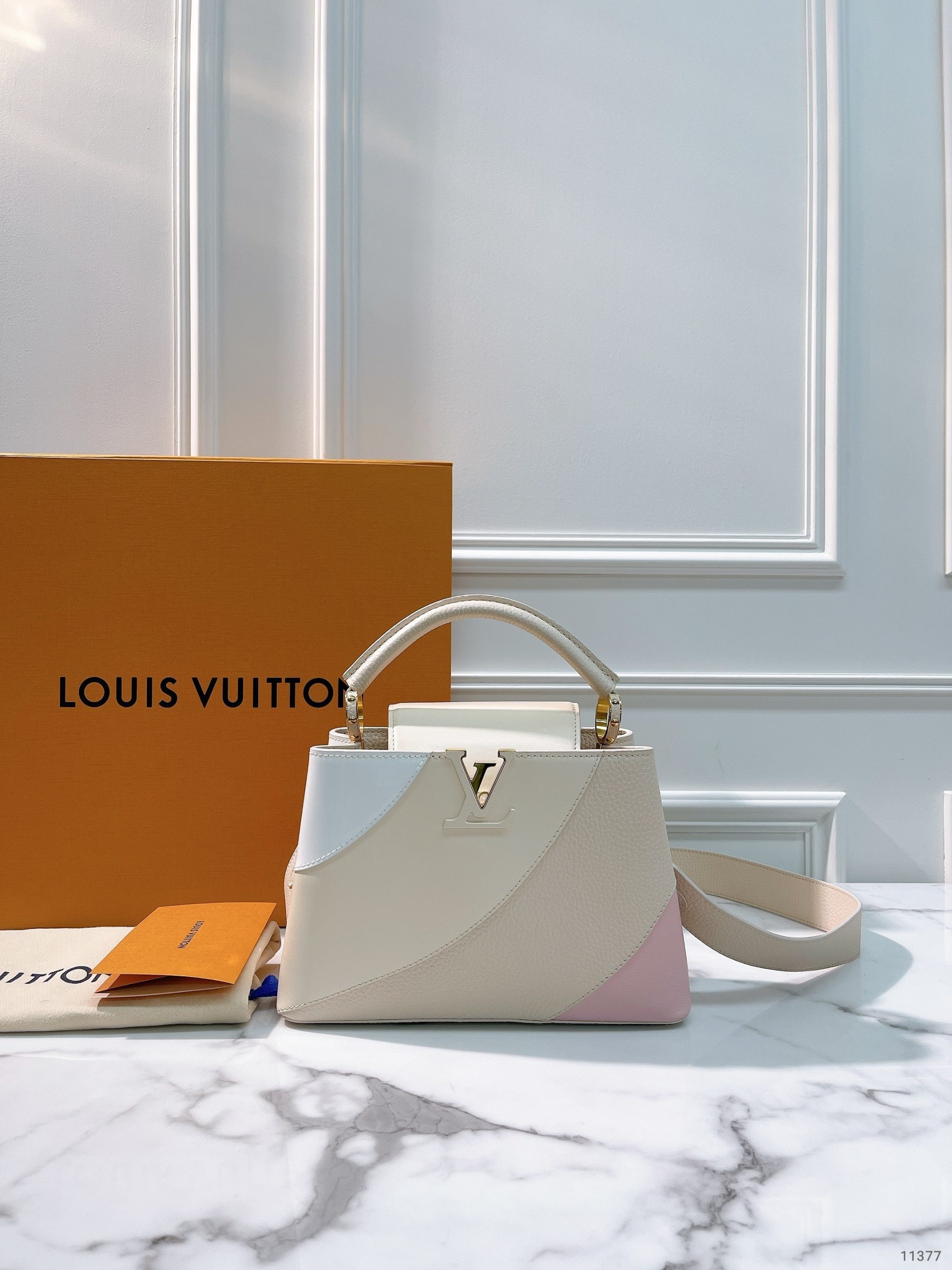 LOUIS VUITTON CAPUCINES BB - Ahli
