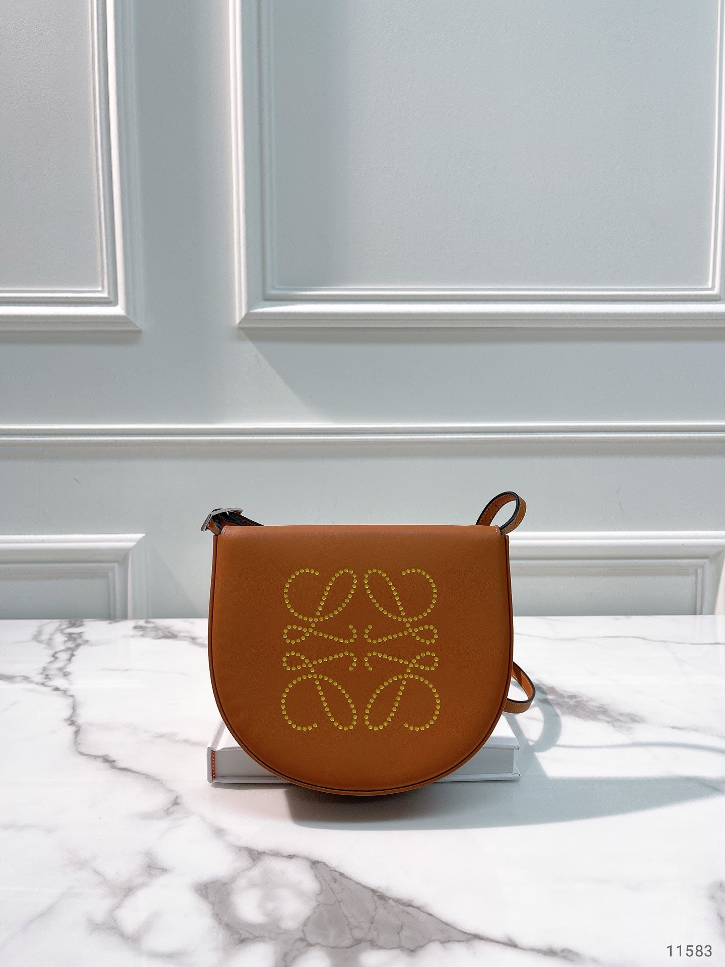 LOEWE HEEL - AHLi - Melbourne Second-Hand Luxury