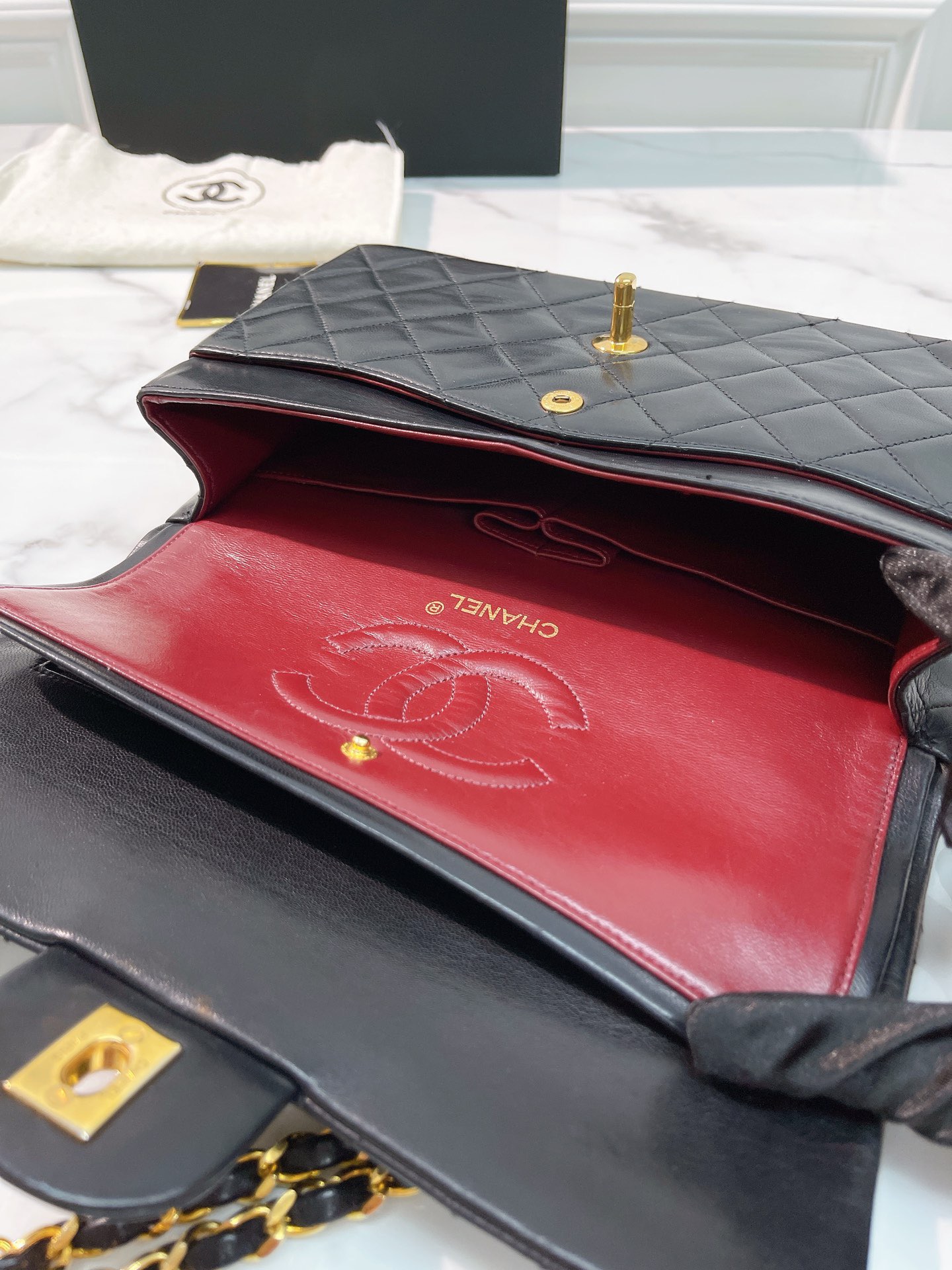 CHANEL VINTAGE CLASSIC FLAP - Ahli