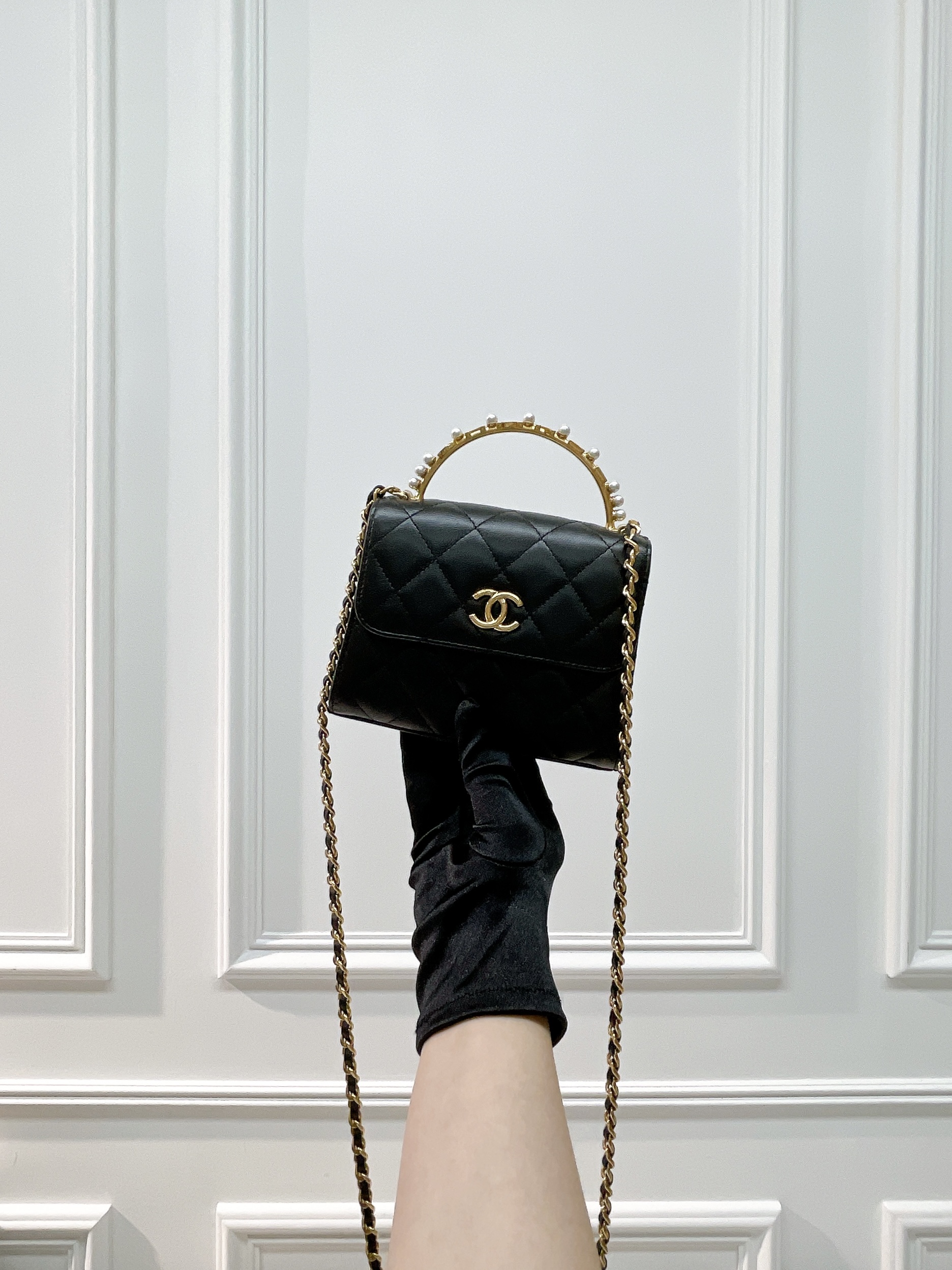 CHANEL 23B CLUTCH WITH CHAIN - AHLi - Melbourne Second-Hand Luxury